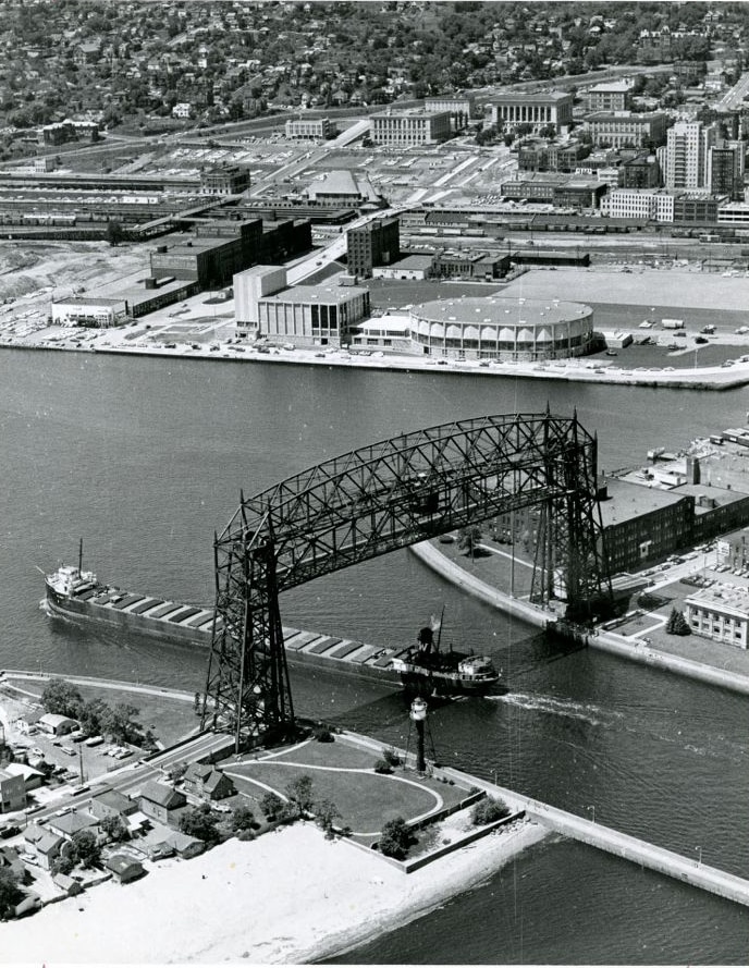 Shedding Light On Illuminating The Aerial Lift Bridge - Destination Duluth